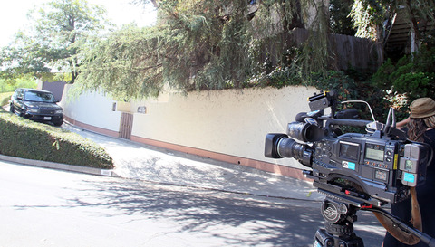 15 Shocking Crime Scene Photos Of Dead Celebrities See