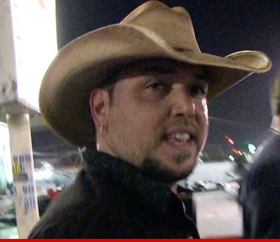 Jason Aldean -- Tour Bus KILLS Pedestrian | TMZ.com
