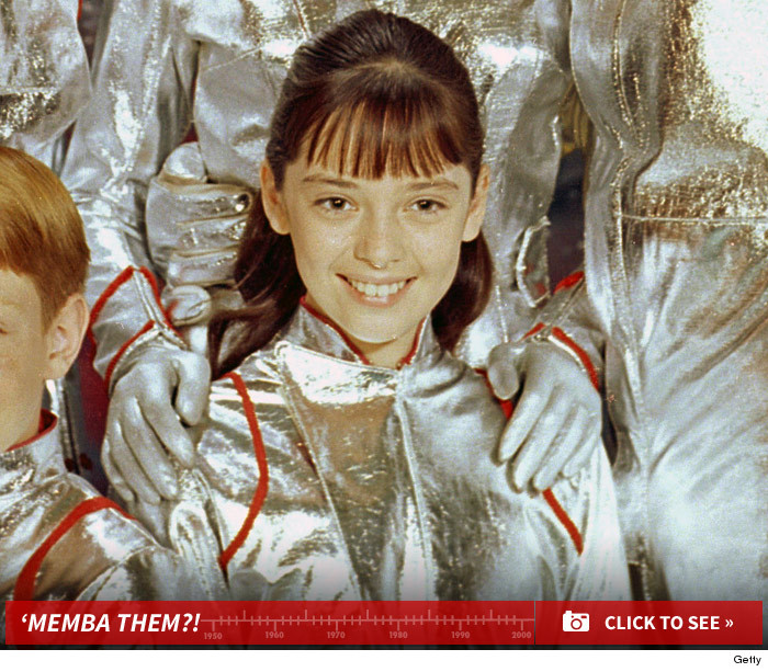 Penny in 'Lost In Space': 'Memba Her?! | TMZ.com