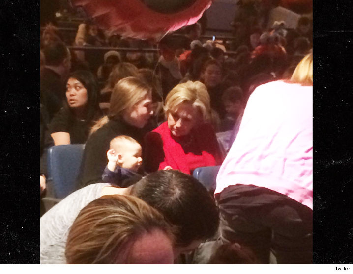 Hillary Clinton Takes in 'Sesame Street Live' on Grandma Duty | TMZ.com