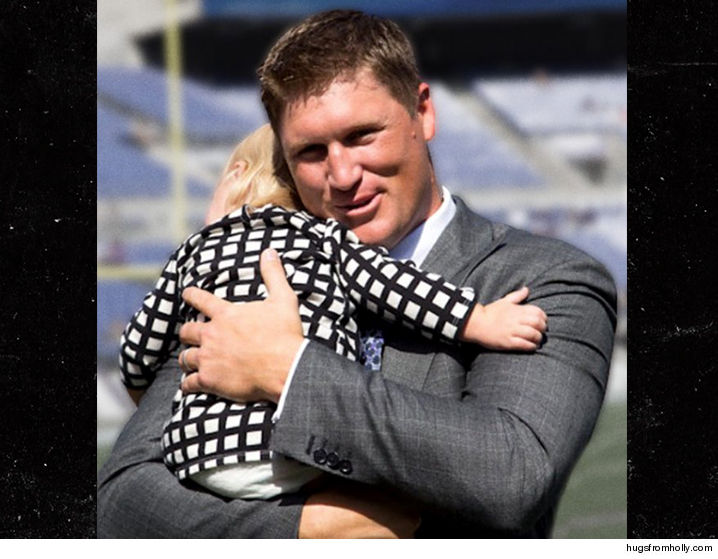 Todd Heap Honoring Late Daughter with 'Hugs From Holly Day' | TMZ.com