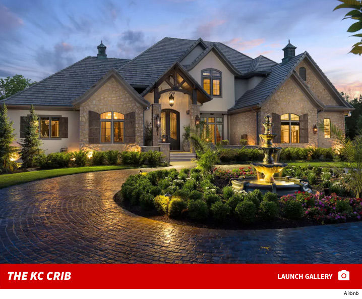 John Legend and Chrissy Teigen Have Felt Right at Home on Tour | TMZ.com