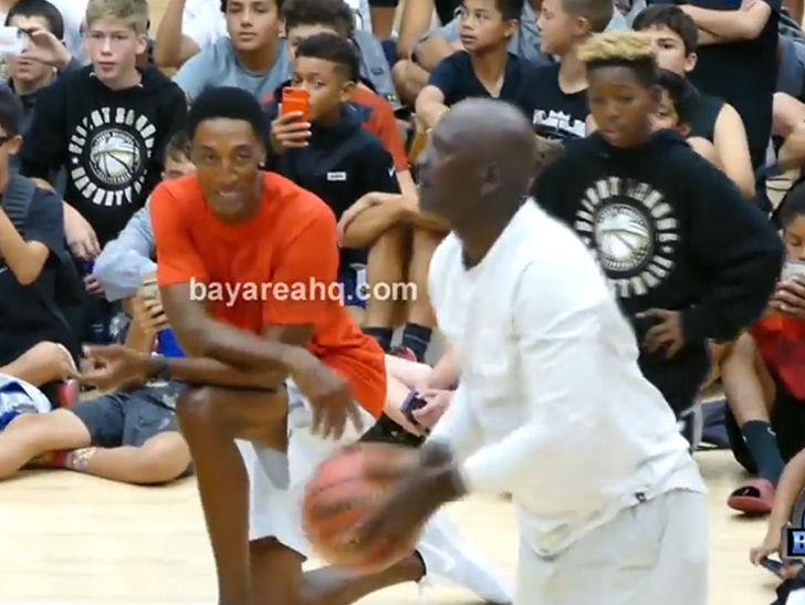 Michael Jordan & Scottie Pippen Have Epic On-Court Reunion | TMZ.com