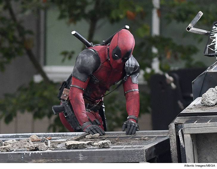 Ryan Reynolds Leads 'Deadpool 2' Crew in Moment of Silence After ...