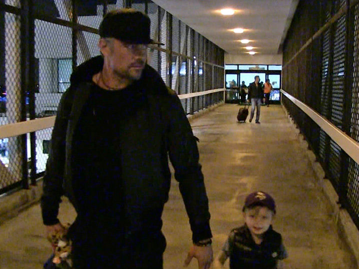 Josh Duhamel and 4-year-old Son Axl Talk Christmas Presents | TMZ.com
