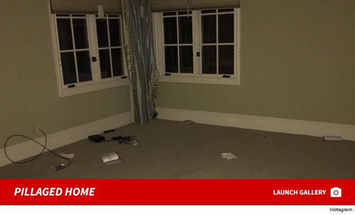 R. Kelly Reveals Ransacked Atlanta Home After Burglary | TMZ.com