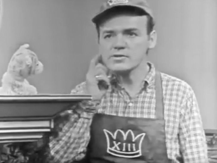 Handyman Negri on 'Mister Rogers' Neighborhood' 'Memba Him?! | TMZ.com