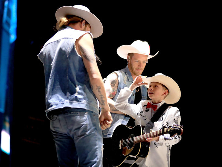 Yodel Kid Mason Ramsey Joins Florida Georgia Line at Stagecoach | TMZ.com