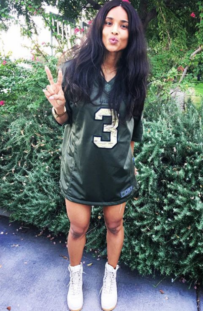 Babes In NFL Jerseys -- Touchdown! | Photo 1 | TMZ.com
