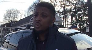 Hallie Uhrig Rings in the New Year With a Sexy Champagne Shower | TMZ.com