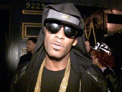 Cops Confront R. Kelly at Trump Tower to Check on 2 Women Allegedly ...