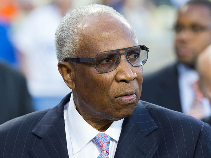 Baseball Hall of Famer Frank Robinson Dies At 83, MLB's First Black ...