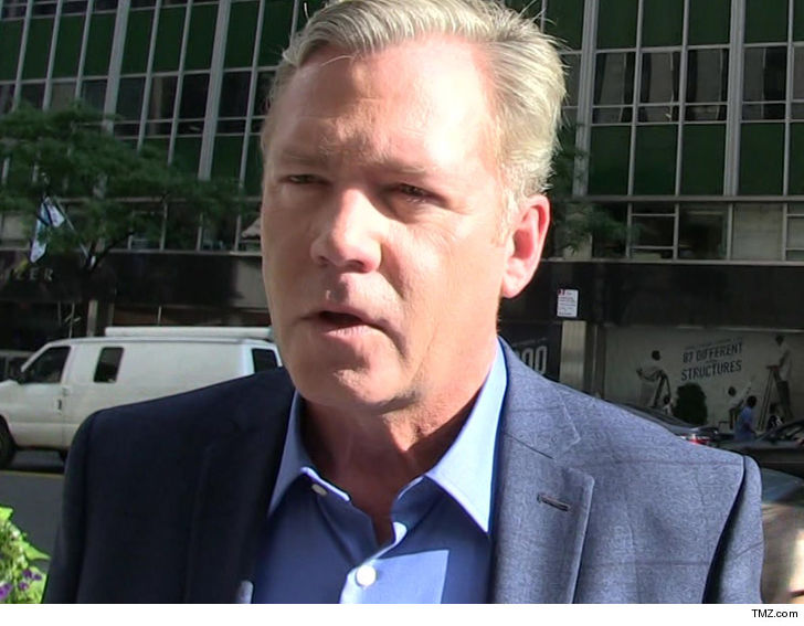 'To Catch a Predator' Host Chris Hansen Scrambled for Possessions After ...